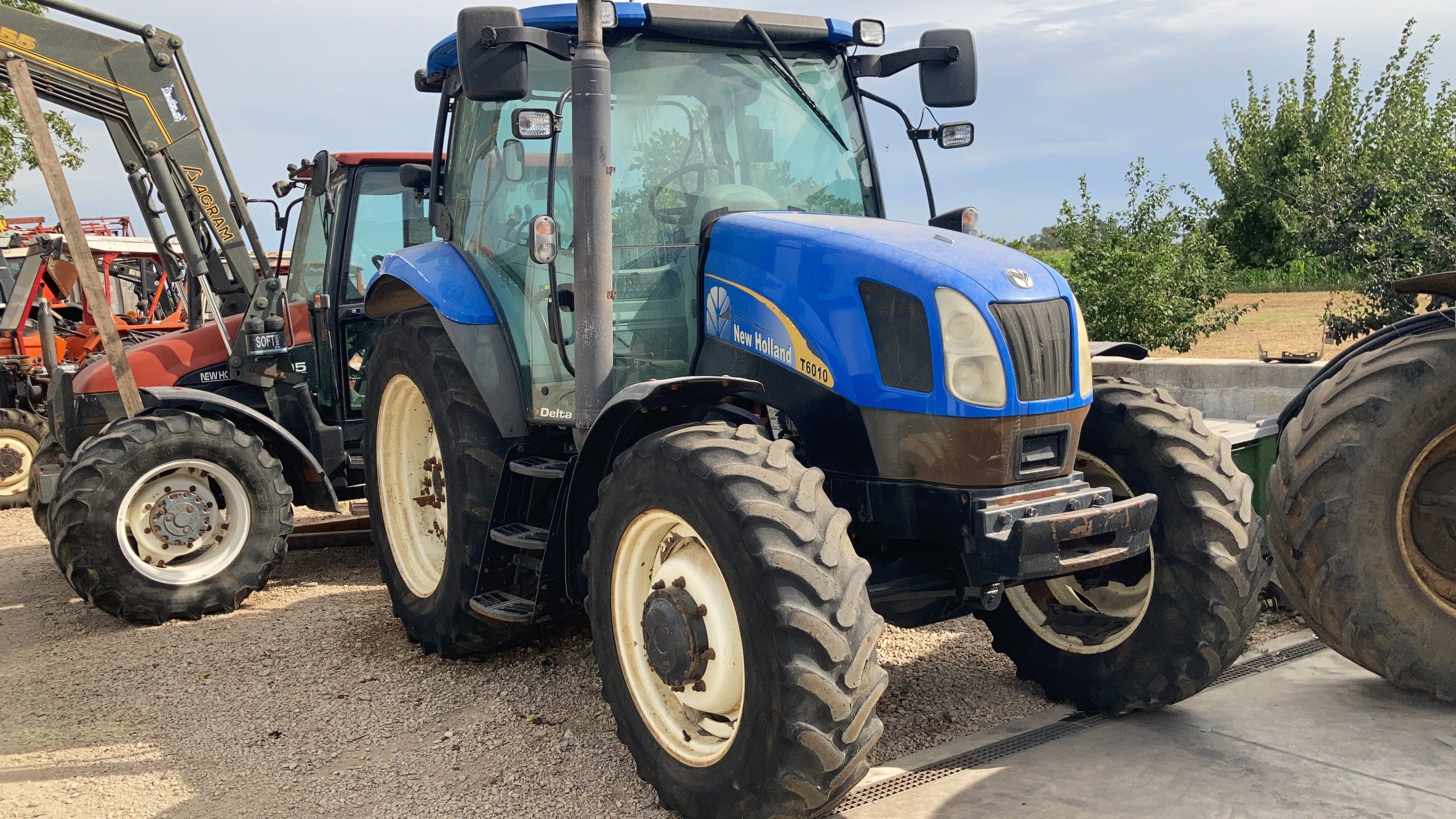 New Holland T6010 usato in vendita - Pacini Macchine Agricole