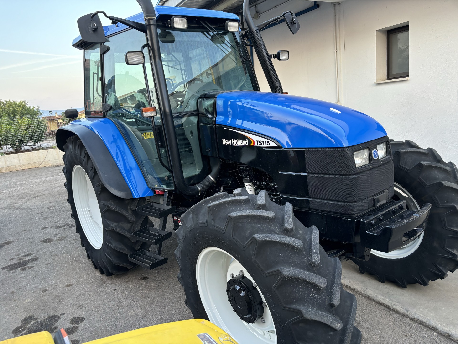 New Holland TS115 usato in vendita - Pacini Macchine Agricole